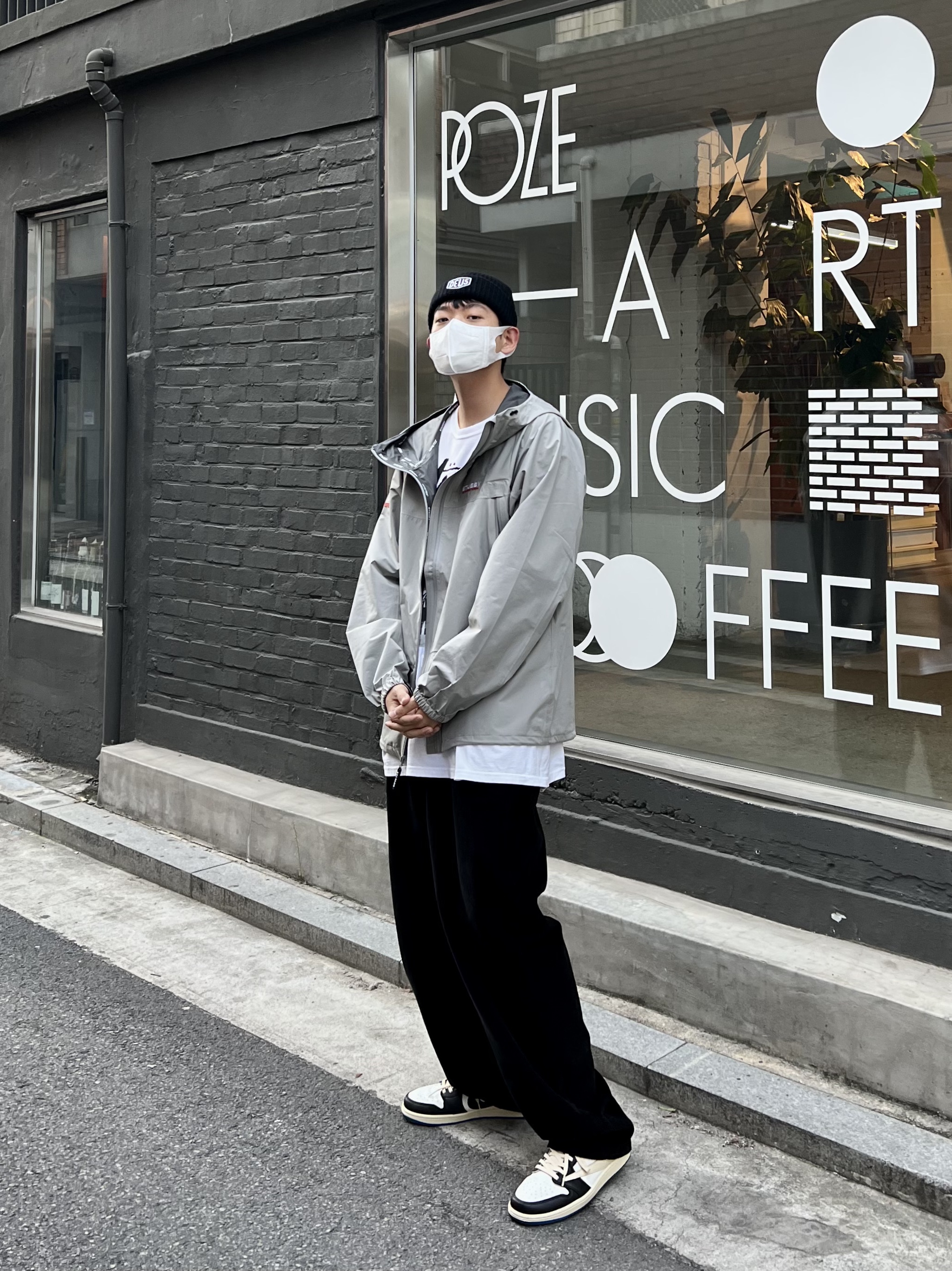 동건 (@move__gun) 님의 게시물 | KREAM