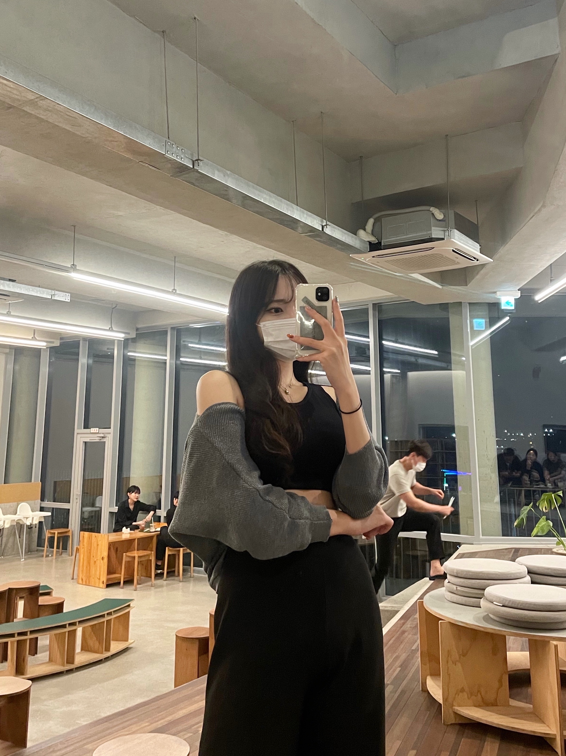 (@ya.o.ng) 님의 게시물 | KREAM