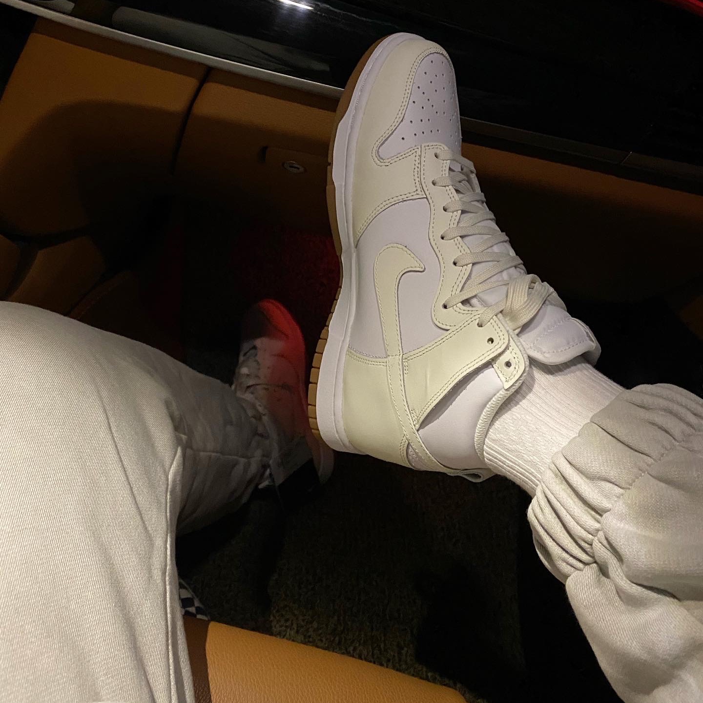 이토끼 (@raonlee) 님의 게시물 | KREAM