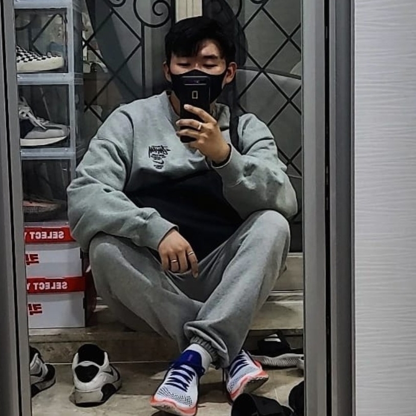 ㅇㅎ (@000809_) 님의 게시물 | KREAM