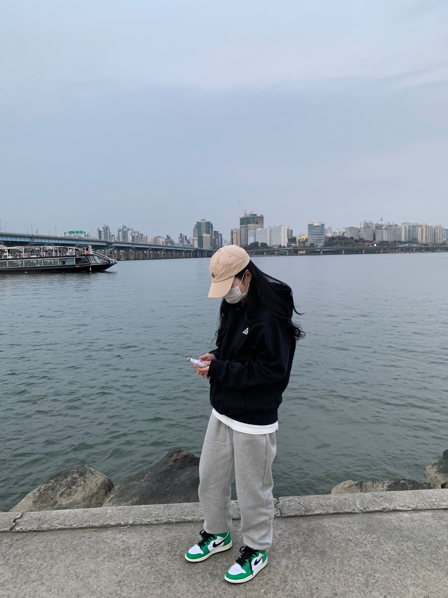 (@hzz_jxx) 님의 게시물 | KREAM