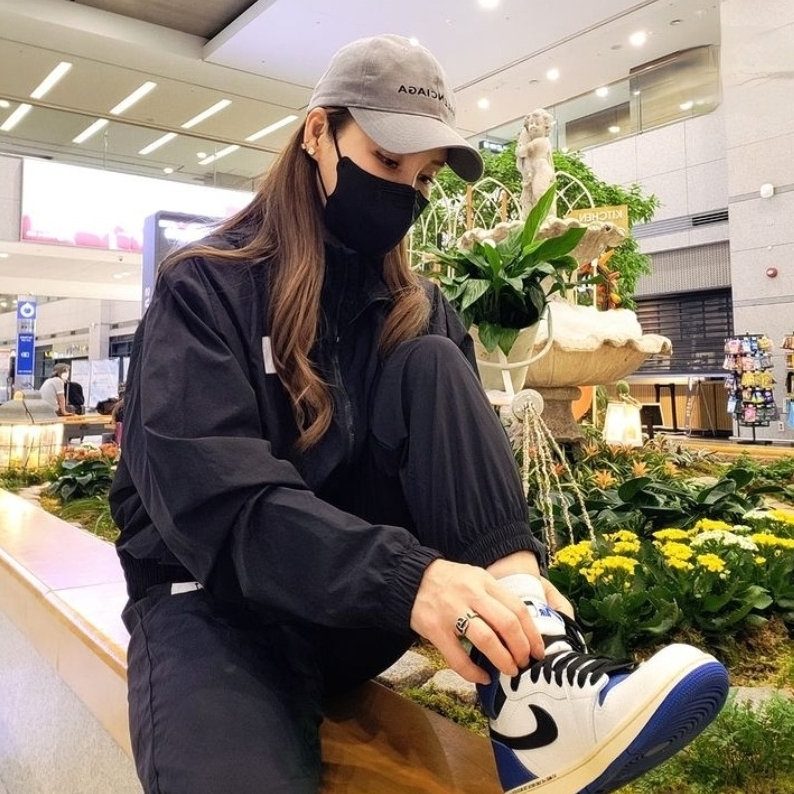 (@hee_ji9910) 님의 게시물 | KREAM