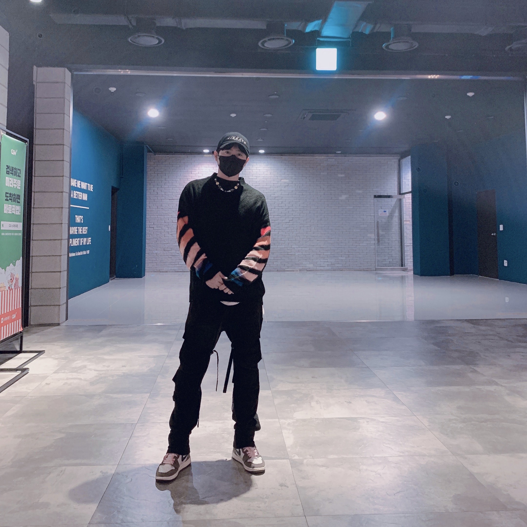 쿠니쿠니 (@electrickun) 님의 게시물 | KREAM