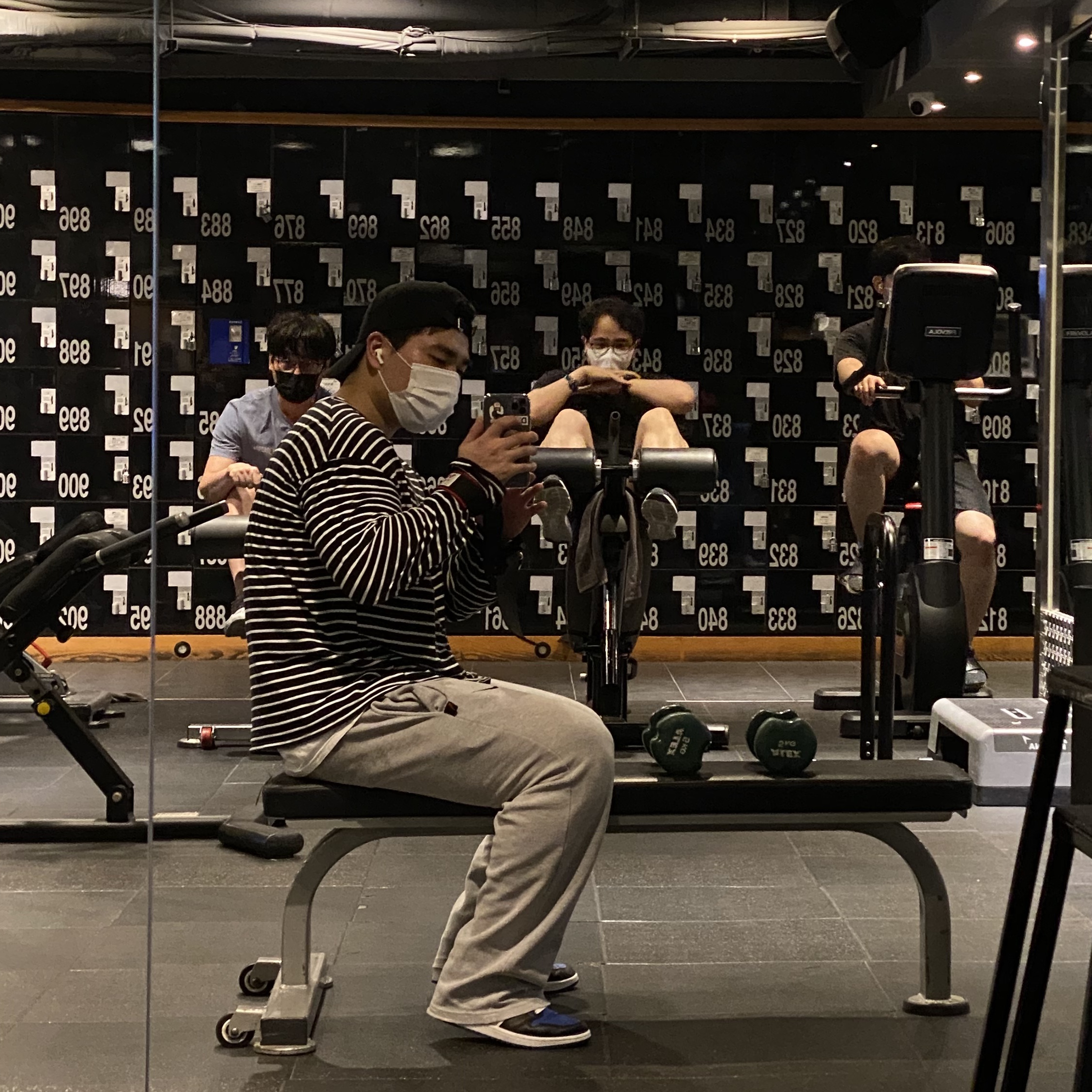 개돼탈프 (@h_joon2) 님의 게시물 | KREAM