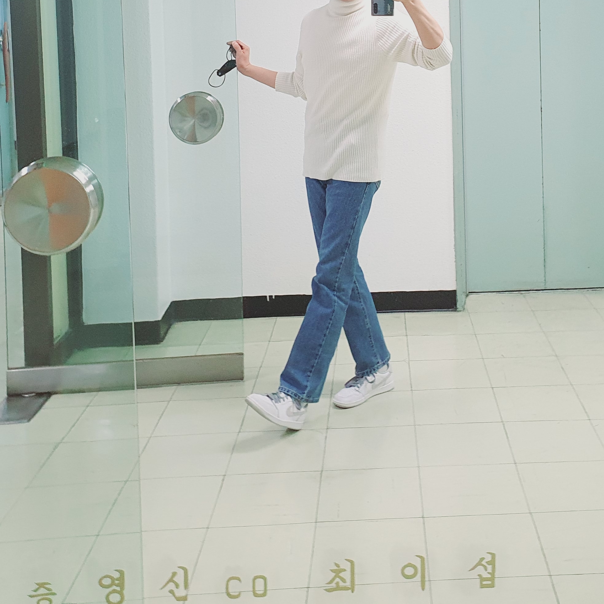 june j (@junej) 님의 게시물 | KREAM