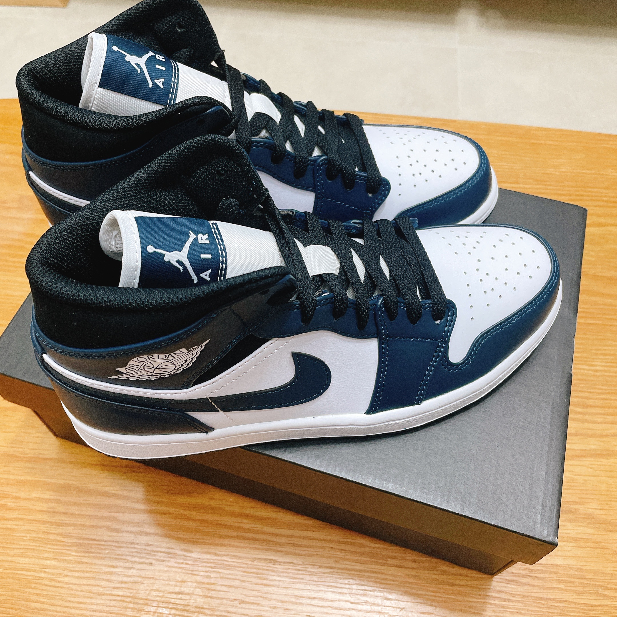 옥이 (@hell_two_87) 님의 게시물 | KREAM