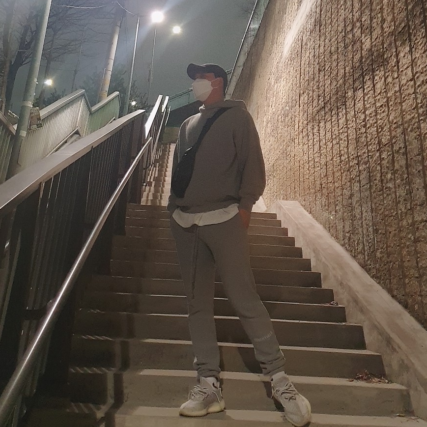 묭묭묭 (@han.nam.dong) 님의 게시물 | KREAM