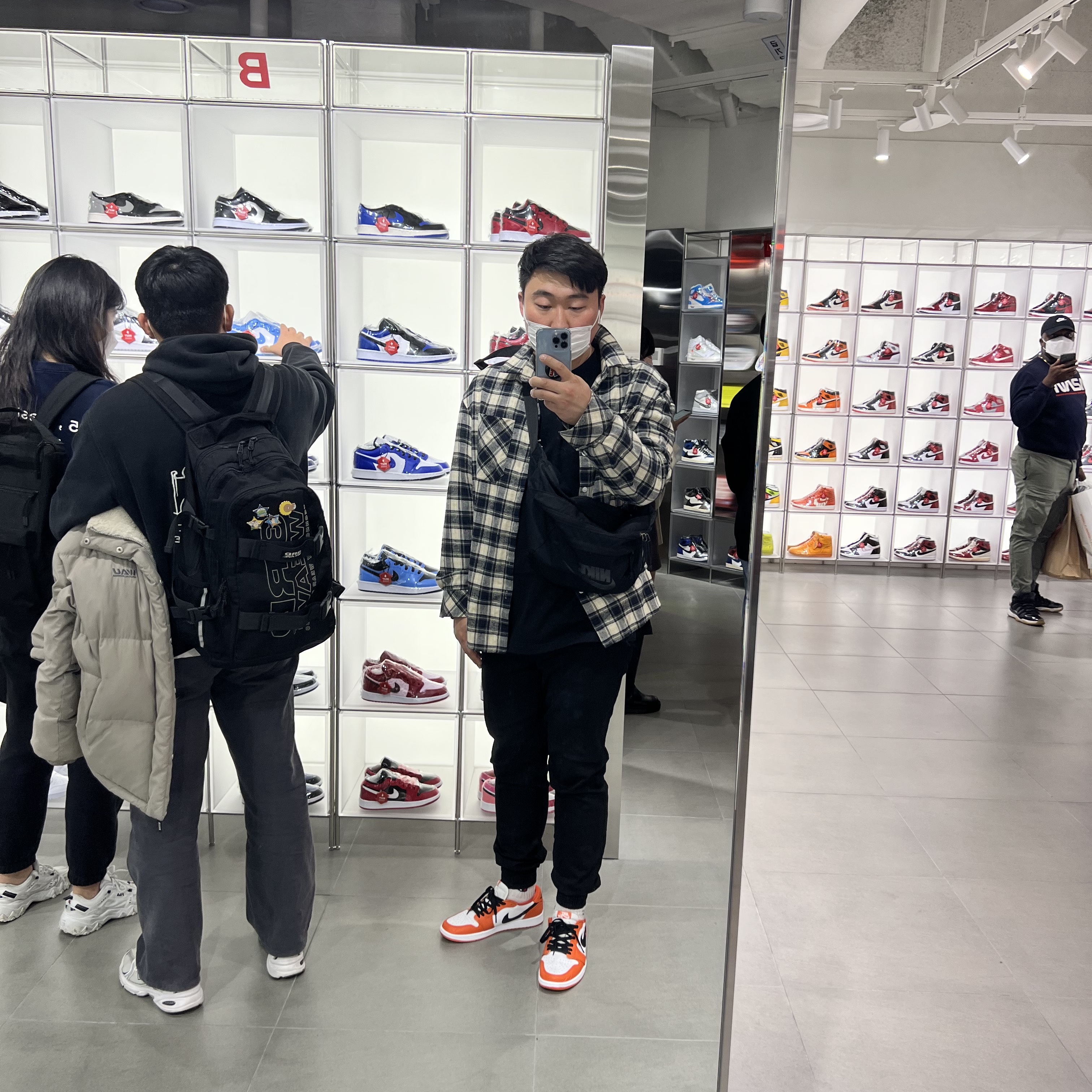 pok2345 (@doovoo) 님의 게시물 | KREAM