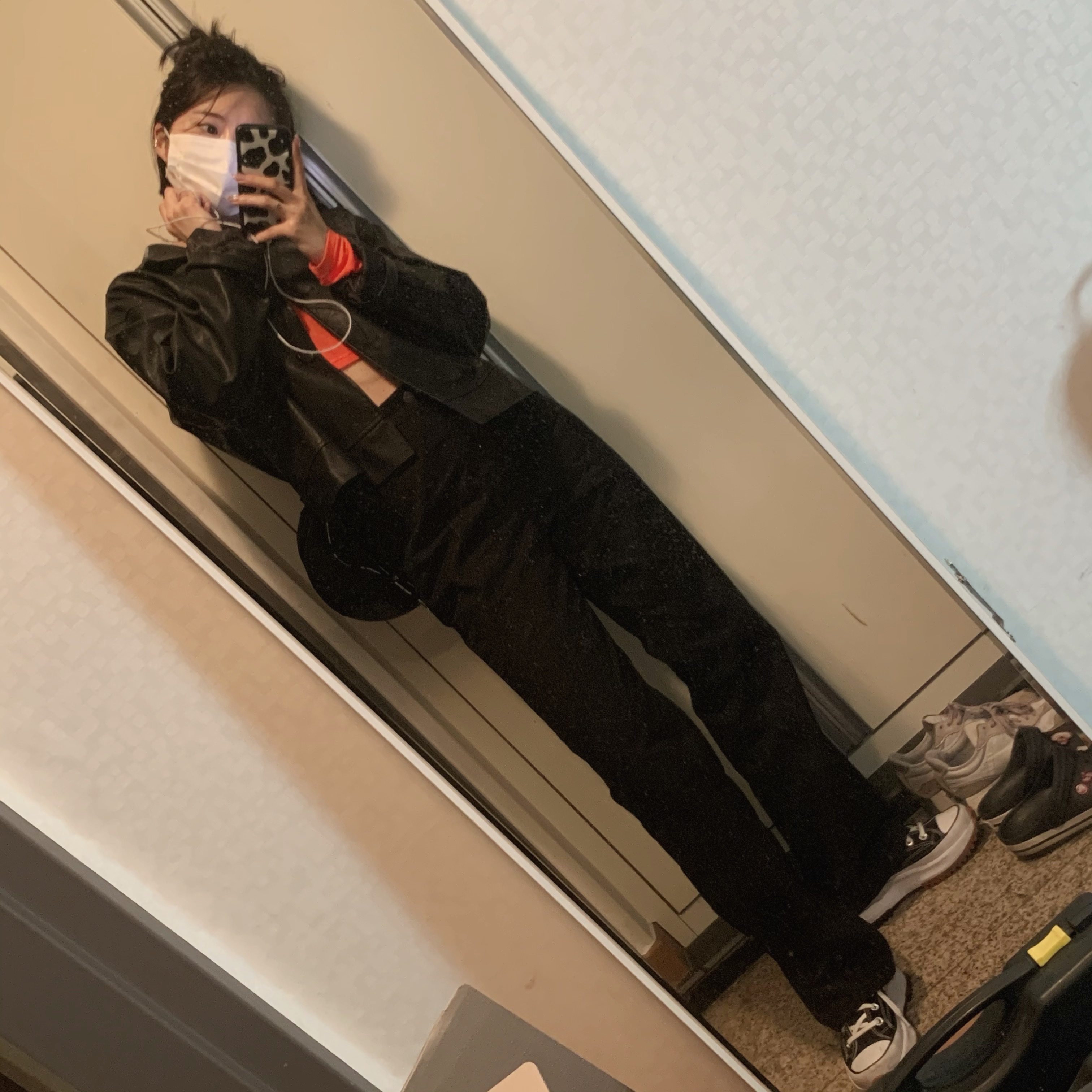 (@f0r_y0ung_) 님의 게시물 | KREAM