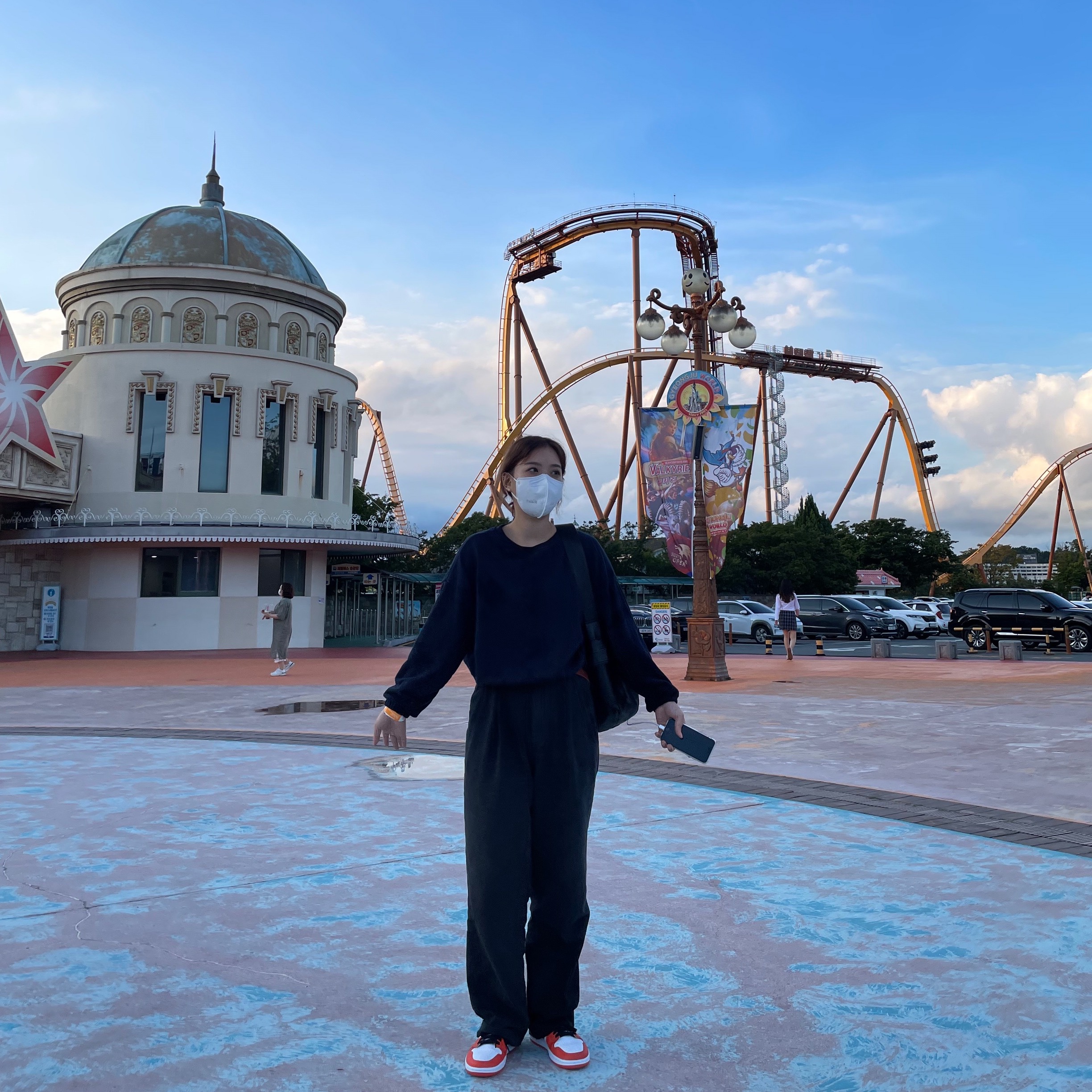 마무드 (@mamood) 님의 게시물 | KREAM