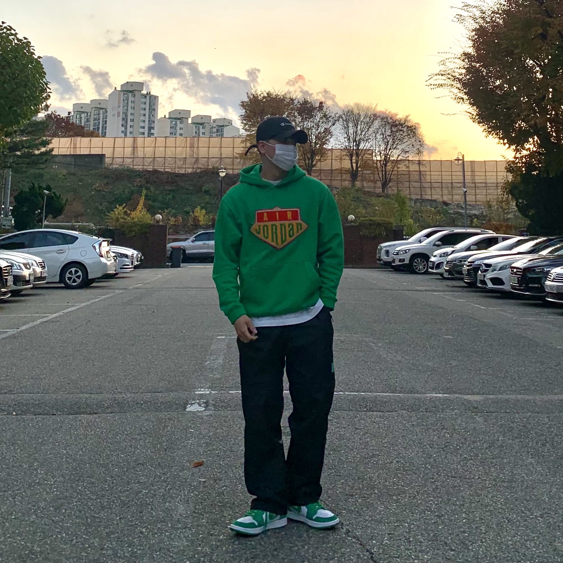 동인 (@dongdu_e) 님의 게시물 | KREAM