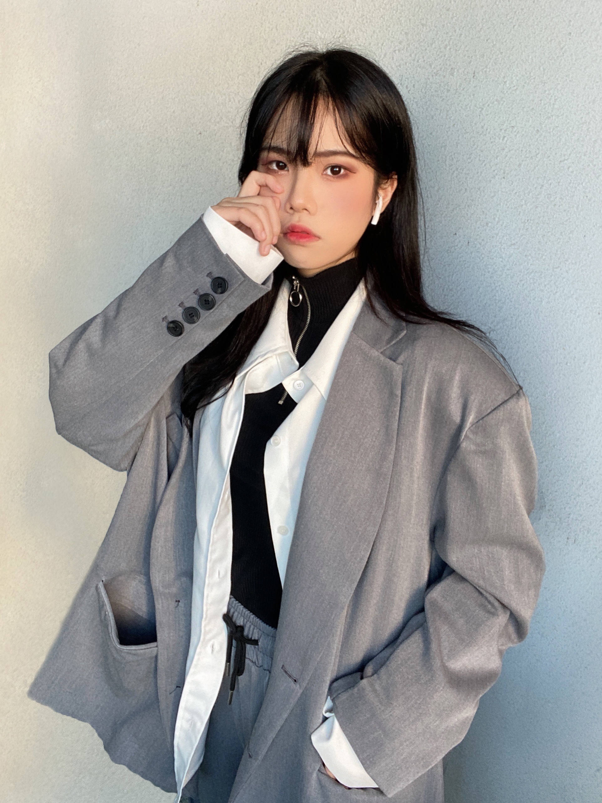 성령 (@momoeis) 님의 게시물 | KREAM