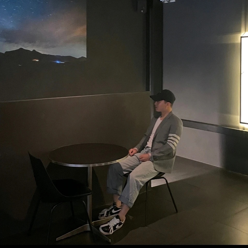 (@w134ah) 님의 게시물 | KREAM