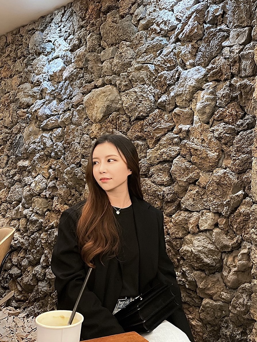 insta: sadnx... (@sadnotbad) 님의 게시물 | KREAM