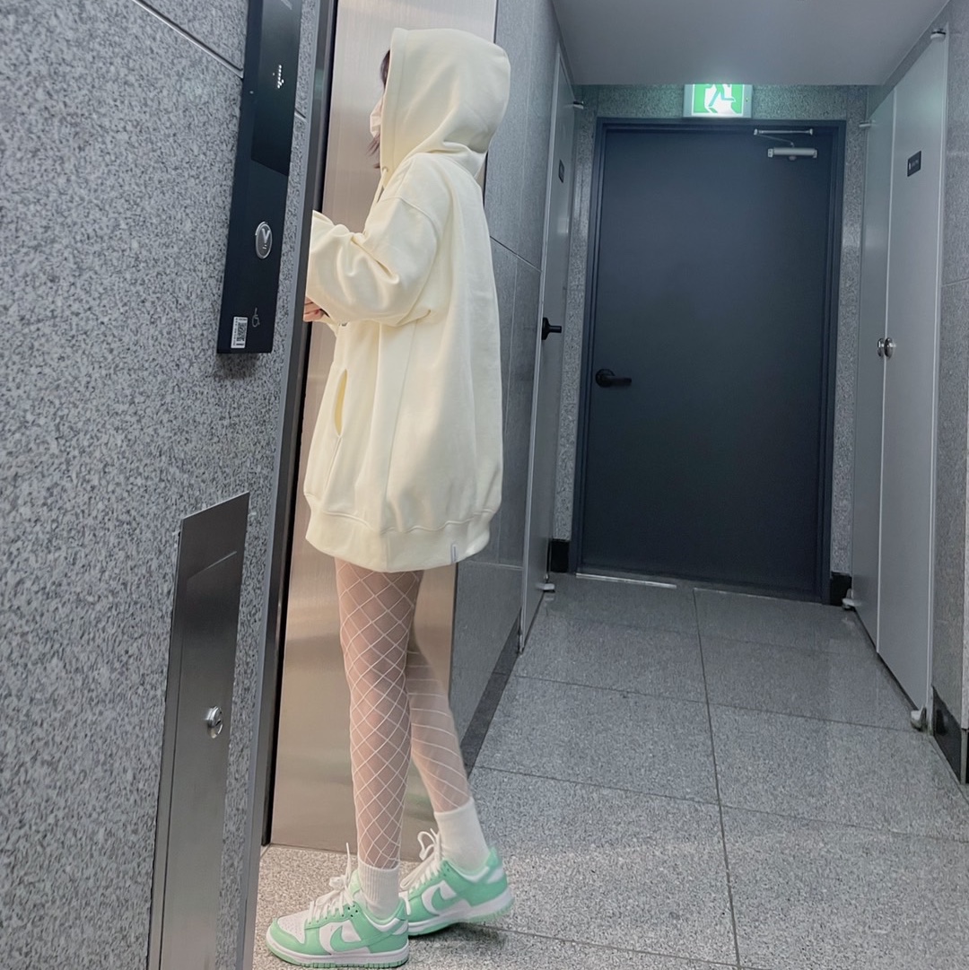 조이 (@ze412) 님의 게시물 | KREAM