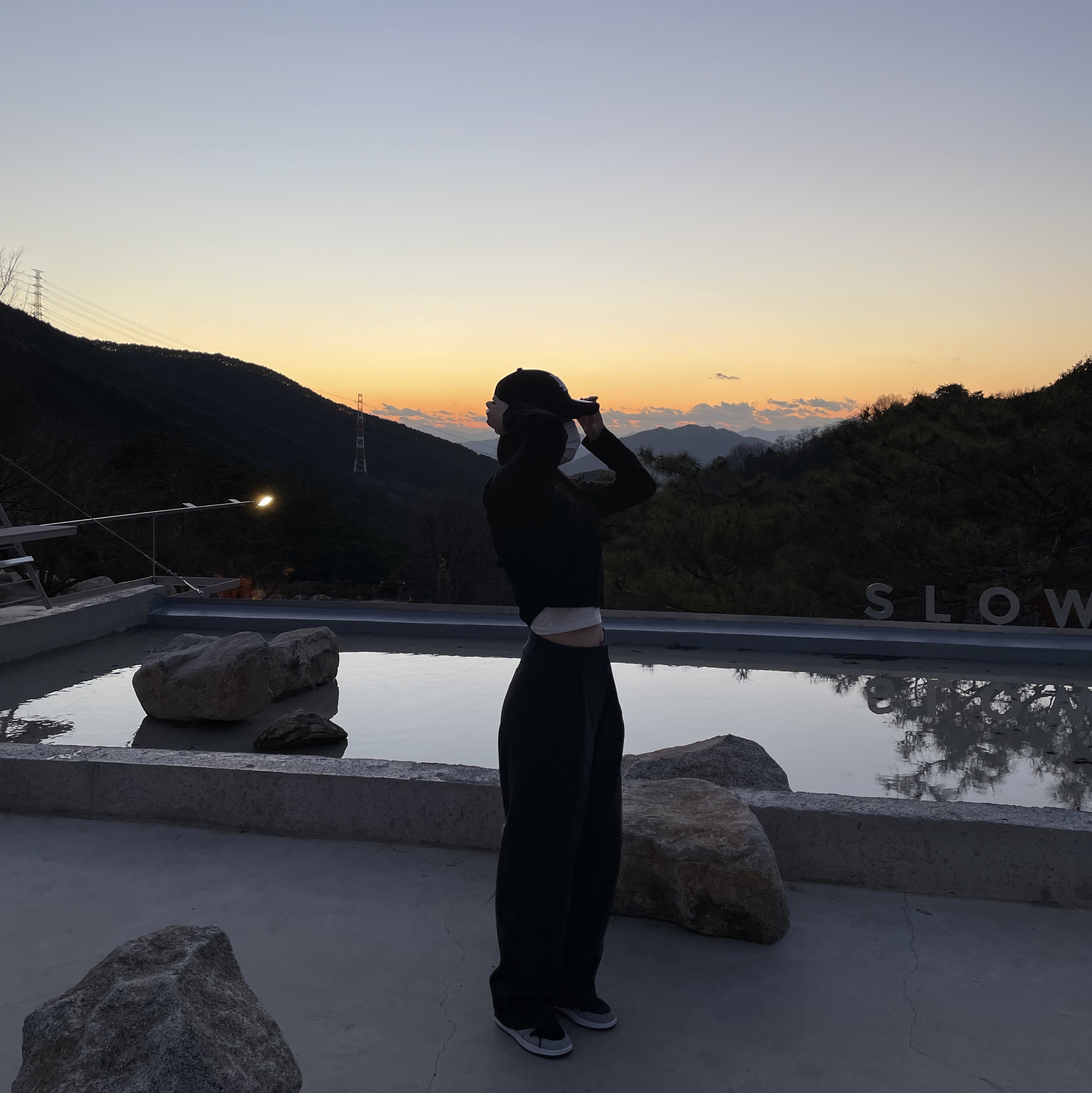 instagram: c... (@chxeux) 님의 게시물 | KREAM