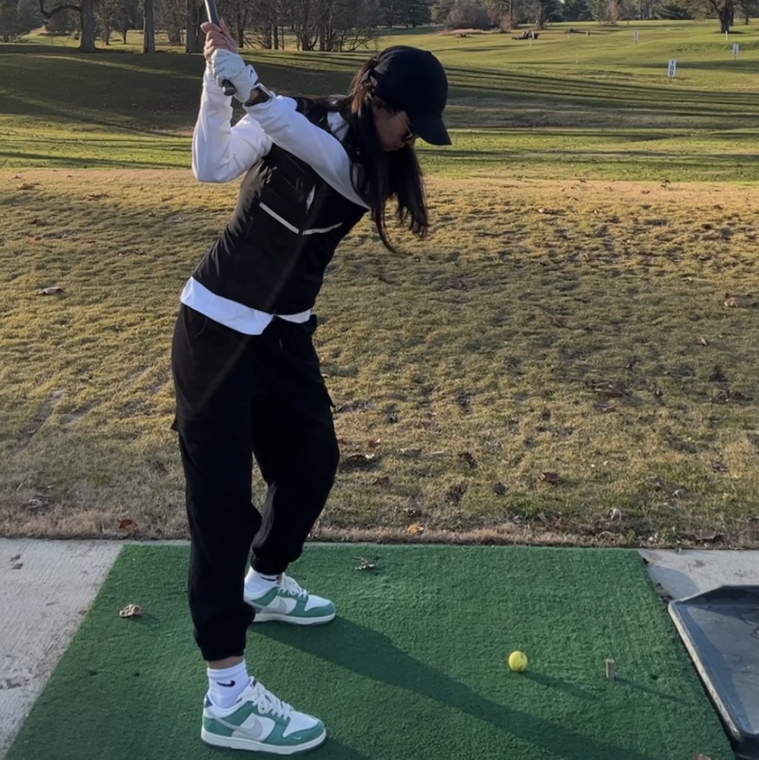 catislove (@moredignity) 님의 게시물 | KREAM