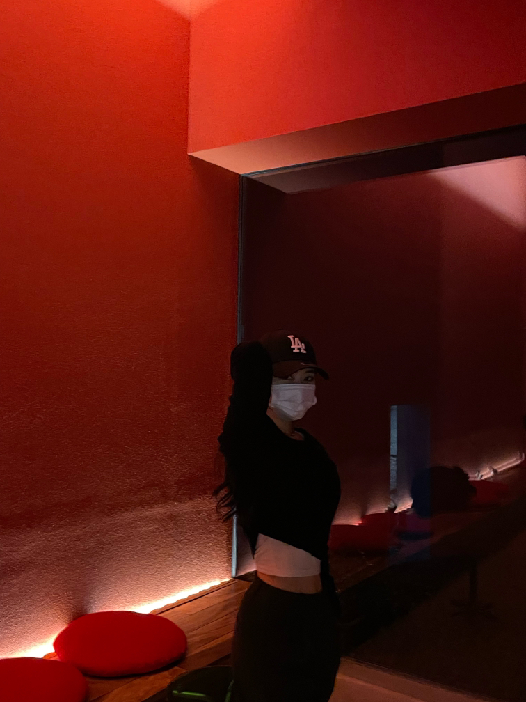 instagram: c... (@chxeux) 님의 게시물 | KREAM