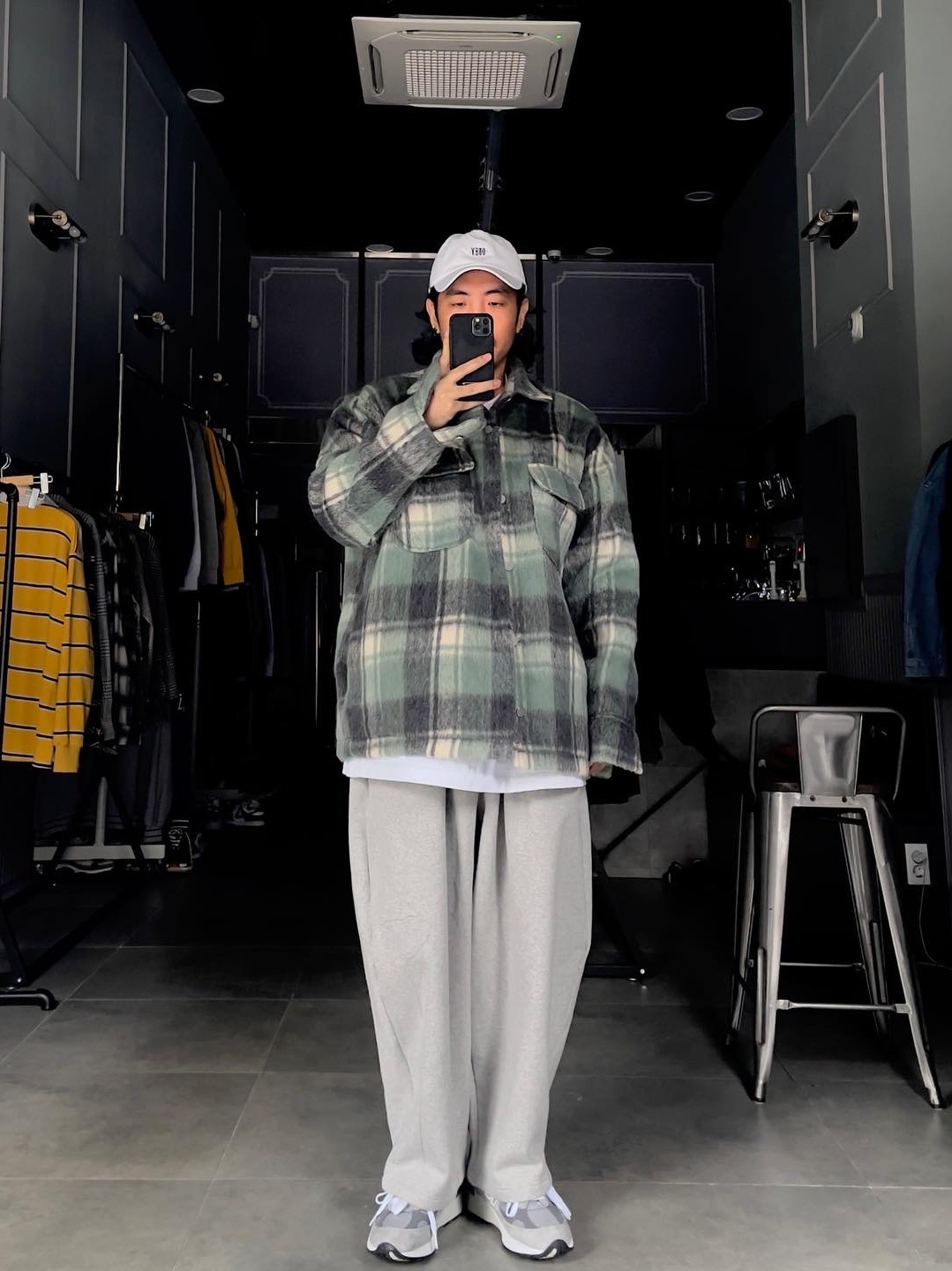 권혁민 (@crazy_crowz) 님의 게시물 | KREAM