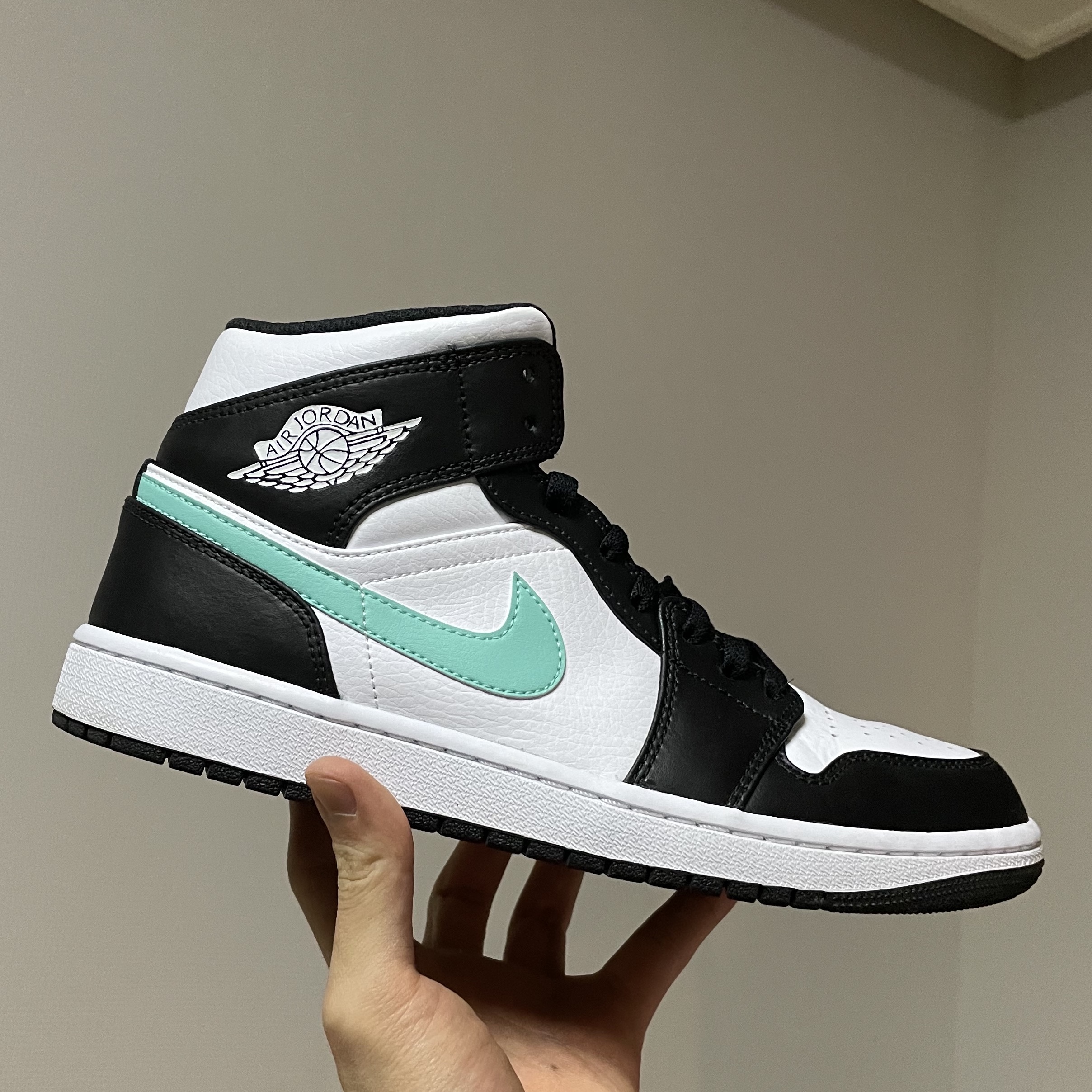 커스텀, 밑창보강👇🏻 r... (@rieul.studio) 님의 게시물 | KREAM