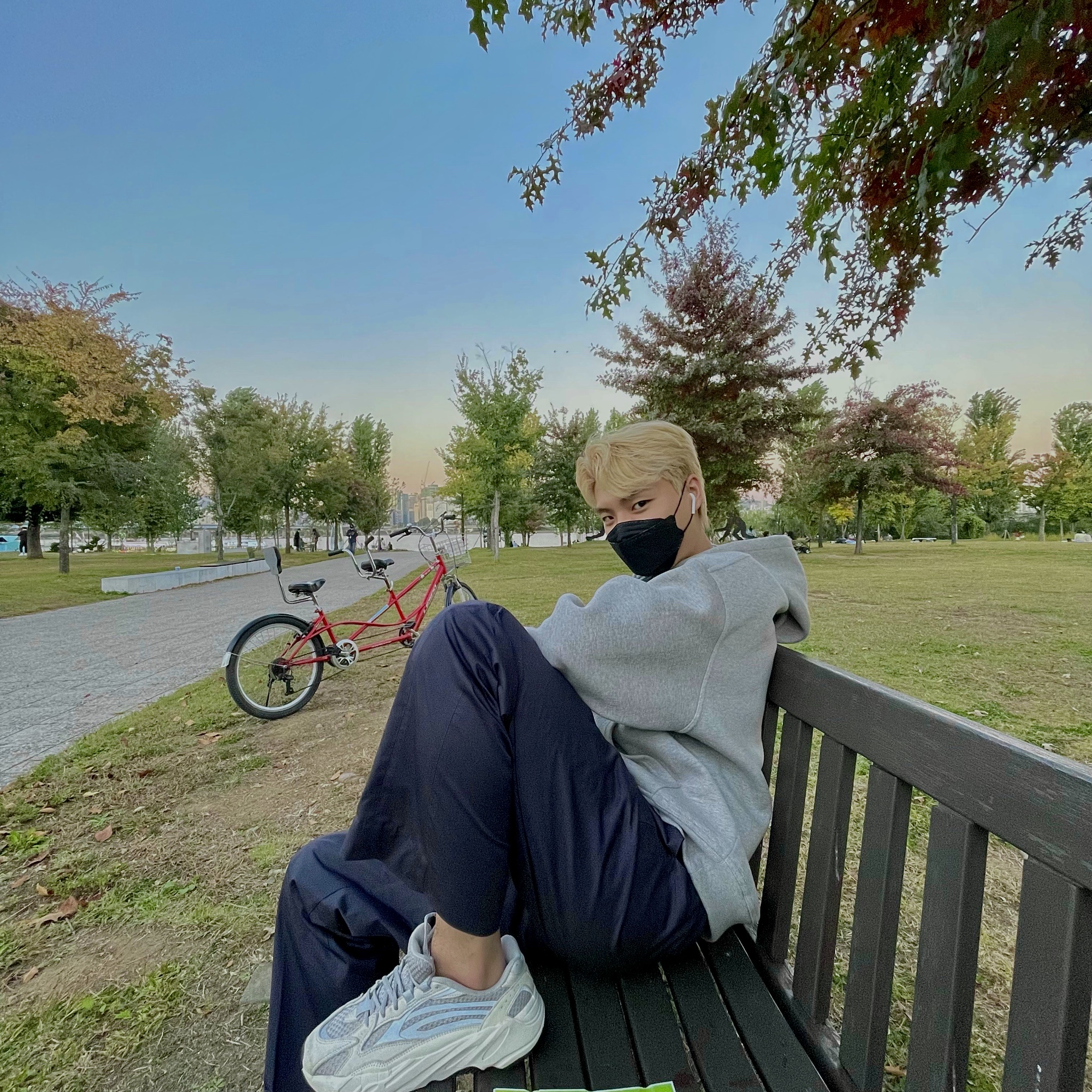 롸 (@nes._.vv) 님의 게시물 | KREAM