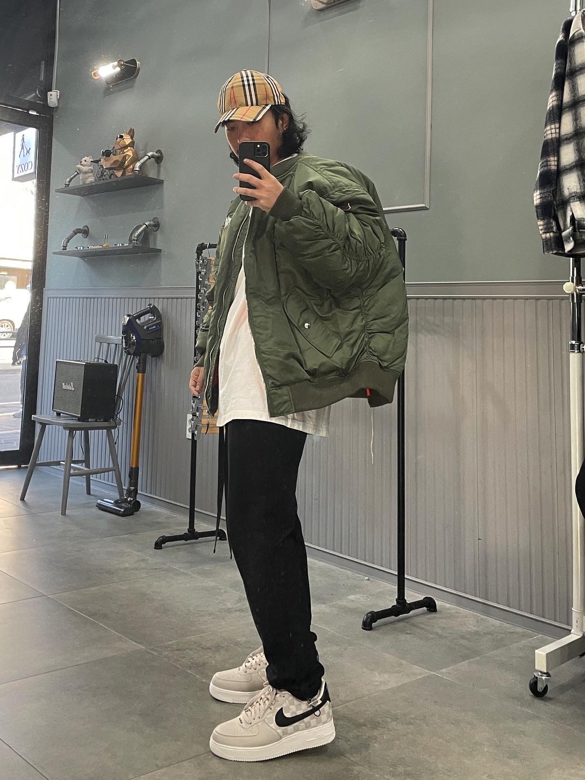 권혁민 (@crazy_crowz) 님의 게시물 | KREAM