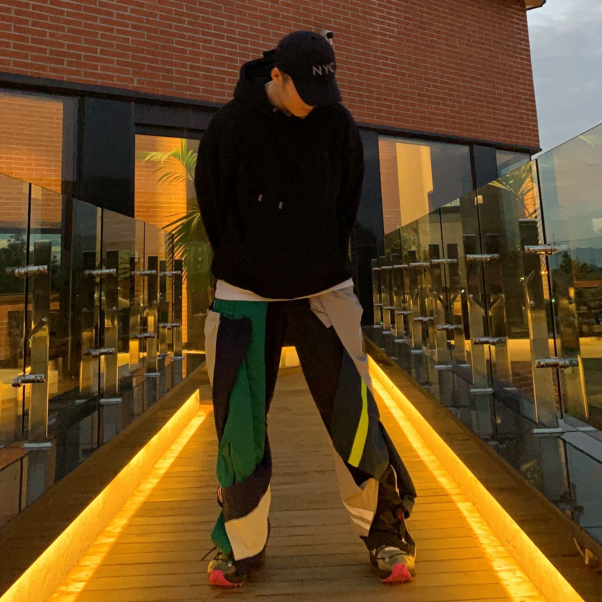 이차논 (@co_ld_1) 님의 게시물 | KREAM