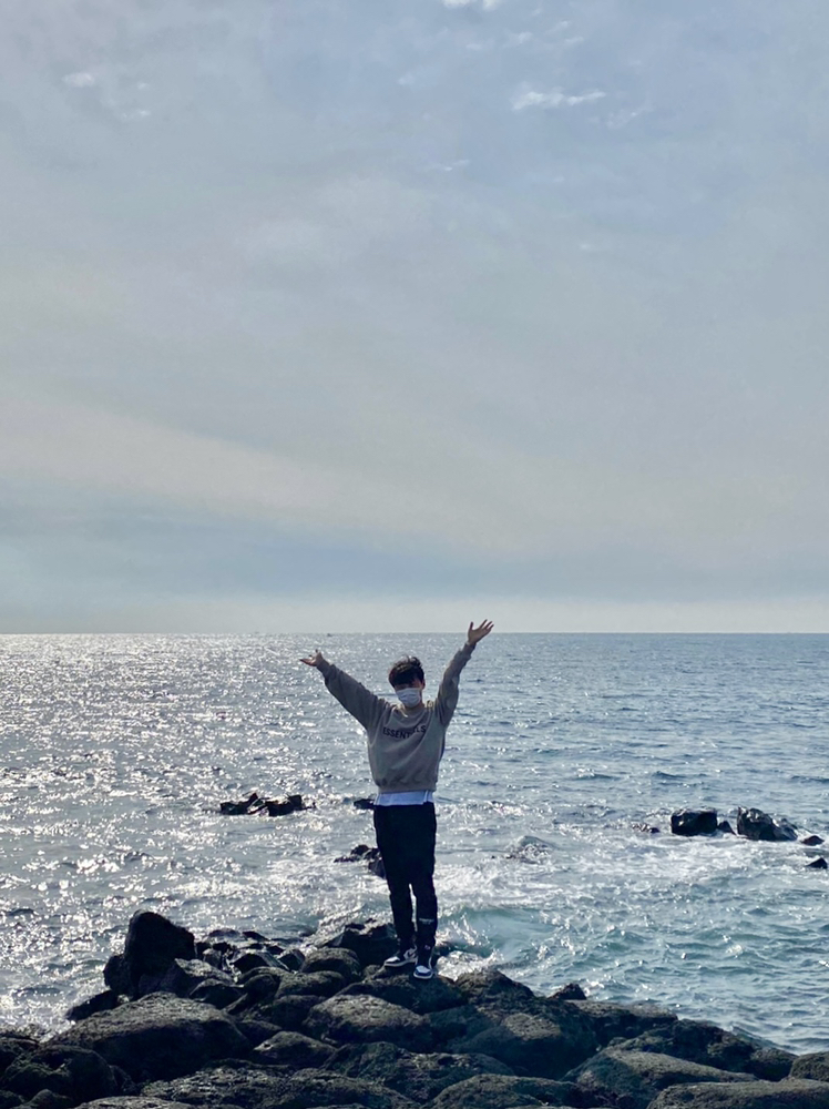 dodgeyu (@s47w77) 님의 게시물 | KREAM