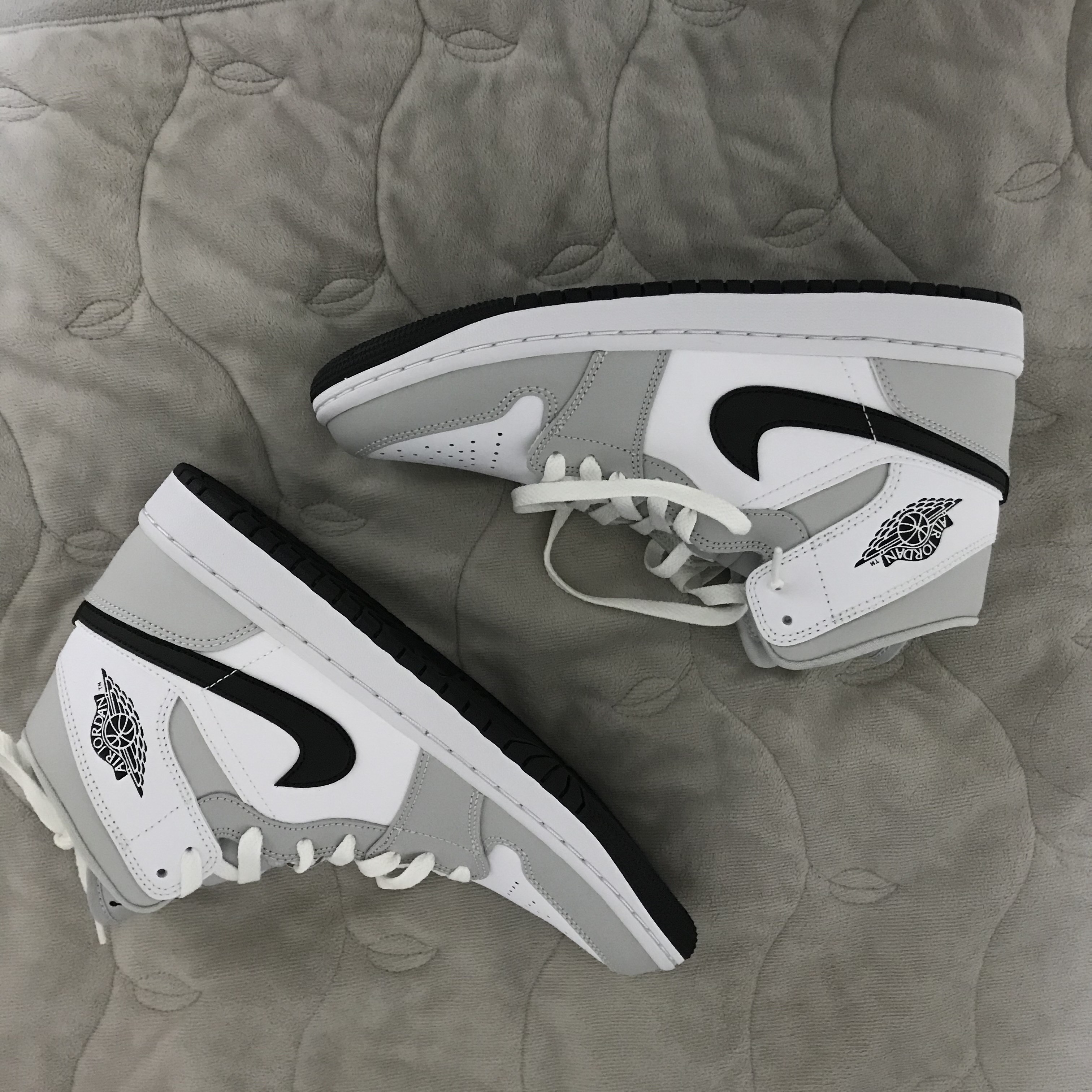 진 (@jjjj._.7777) 님의 게시물 | KREAM