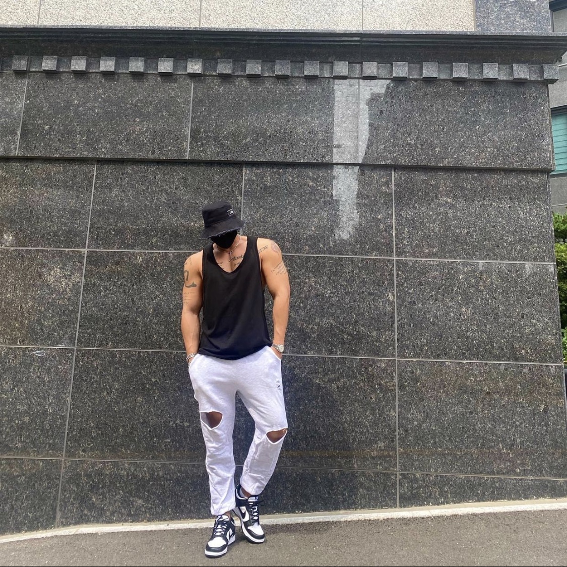 beom (@first_body) 님의 게시물 | KREAM