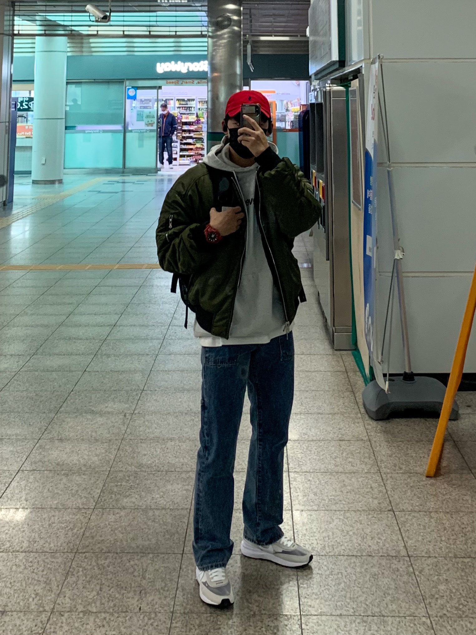 (@tech._.11) 님의 게시물 | KREAM