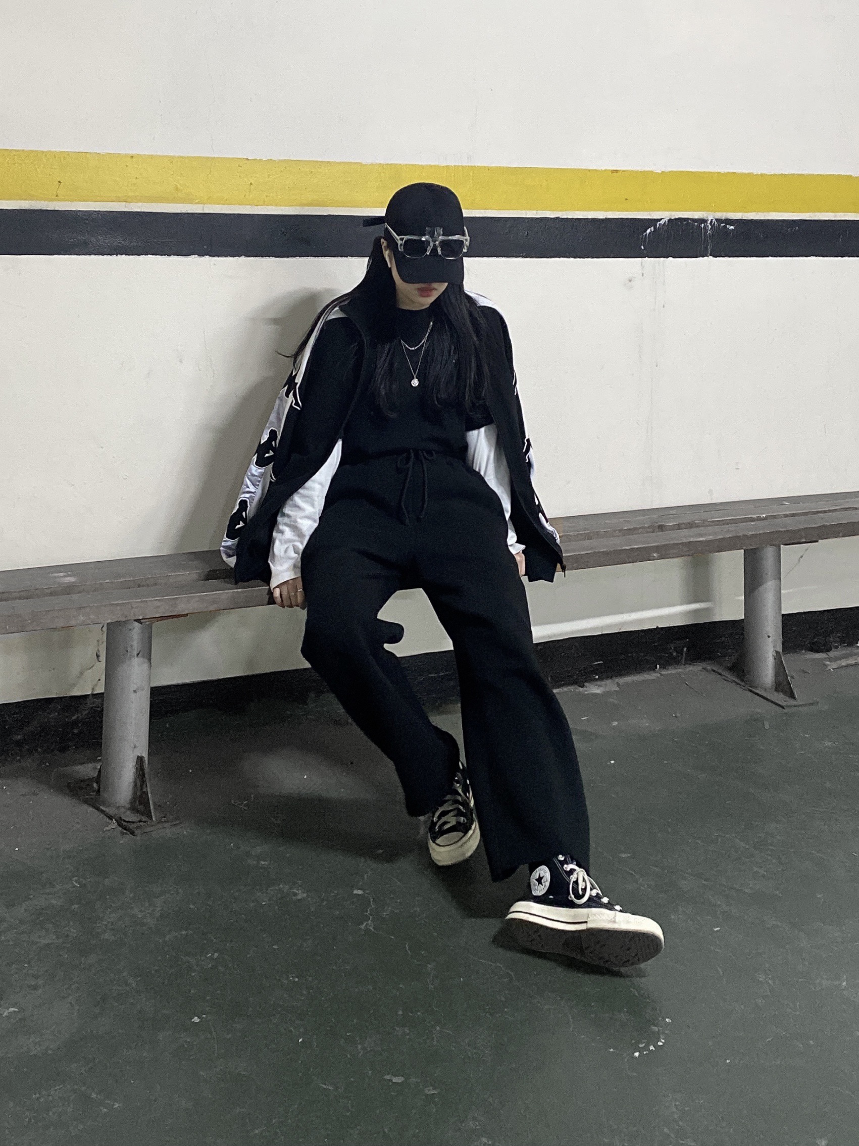 보명 (@momoeis) 님의 게시물 | KREAM