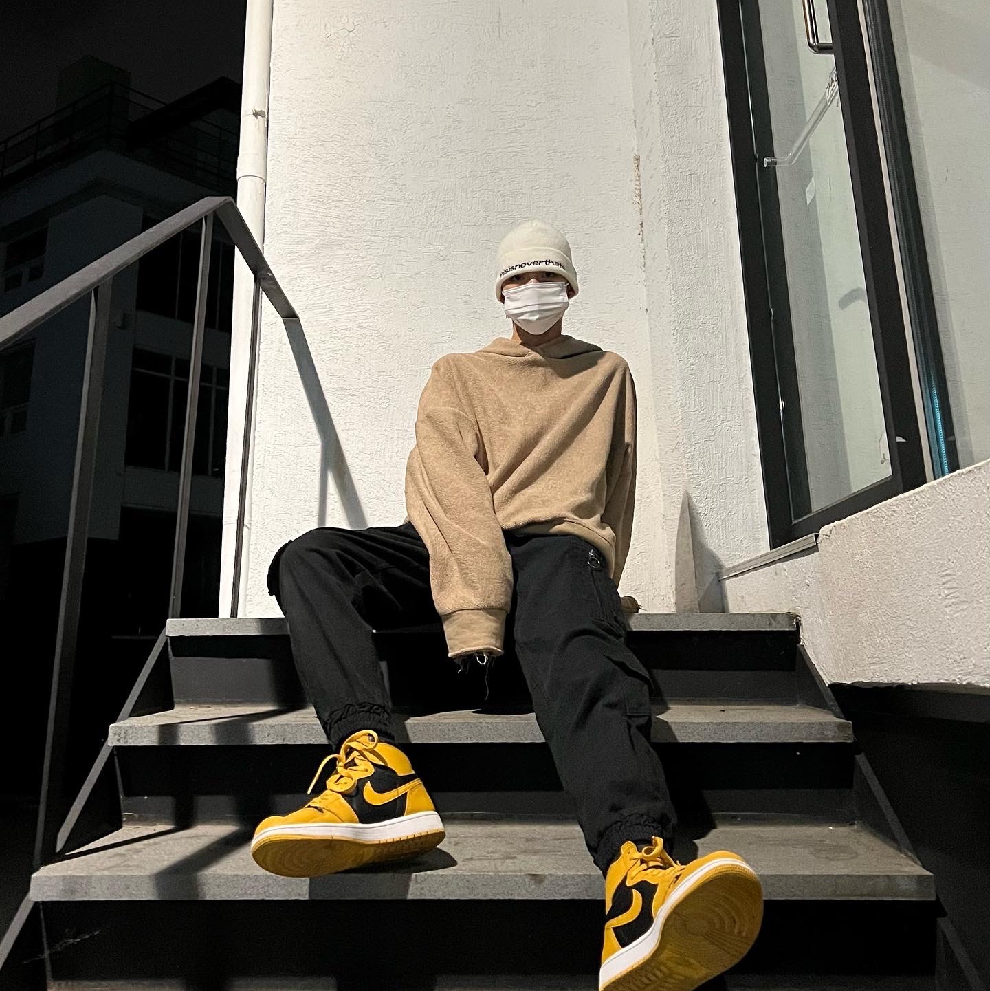 김웅 (@_woon_g) 님의 게시물 | KREAM