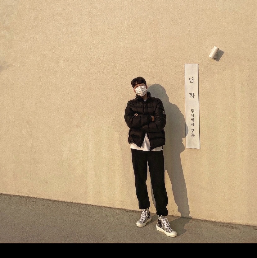 𝑝𝑎𝑟𝑘 𝑠𝑠𝑎𝑛𝑔 𝑢𝑘 (@s.wook._) 님의 게시물 | KREAM