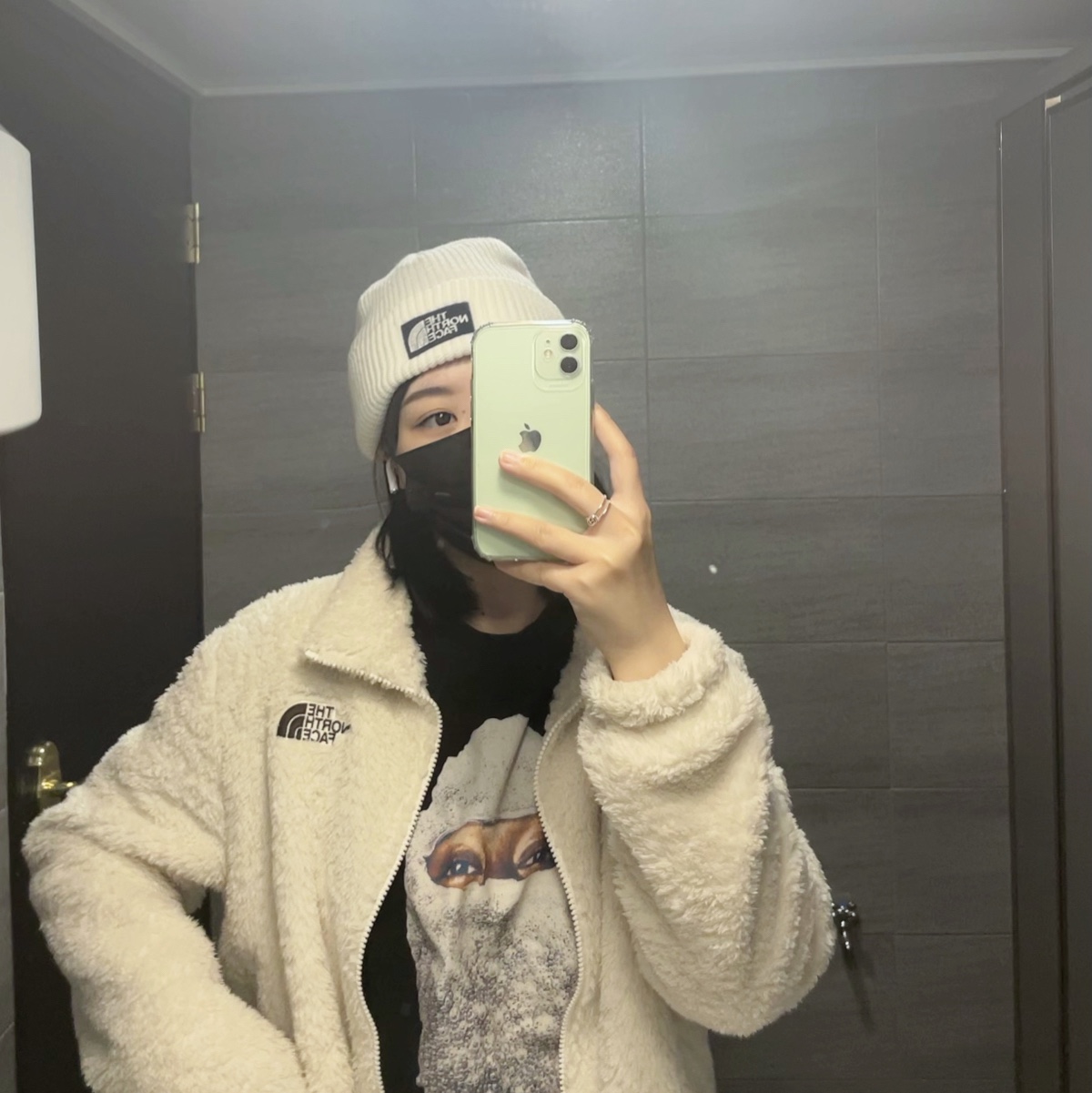 조이 (@ze412) 님의 게시물 | KREAM