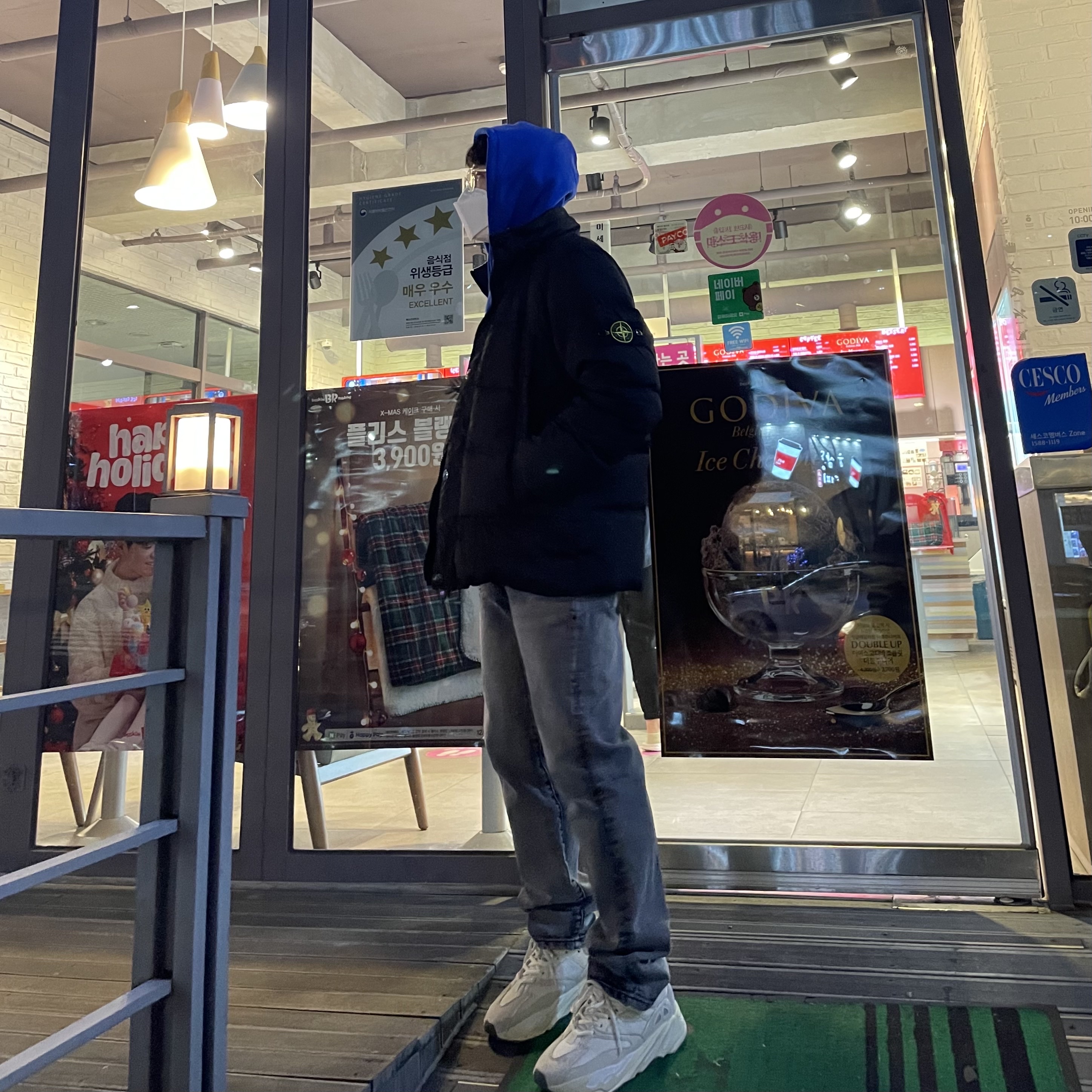 용맹이 (@ch._.lee) 님의 게시물 | KREAM