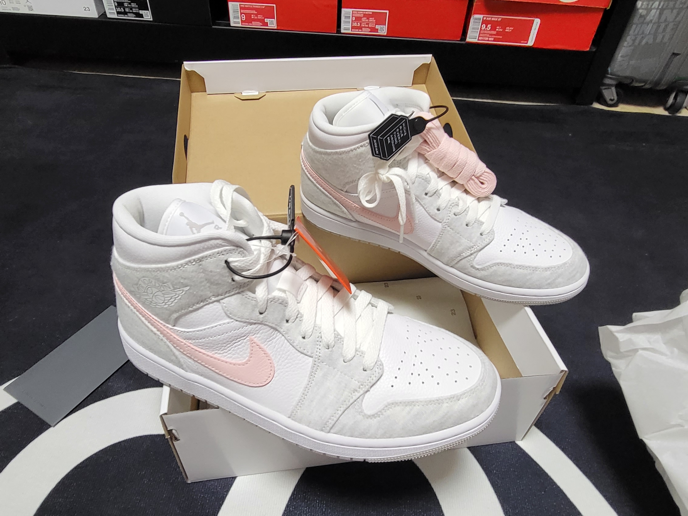 TRACO (@traco) 님의 게시물 | KREAM