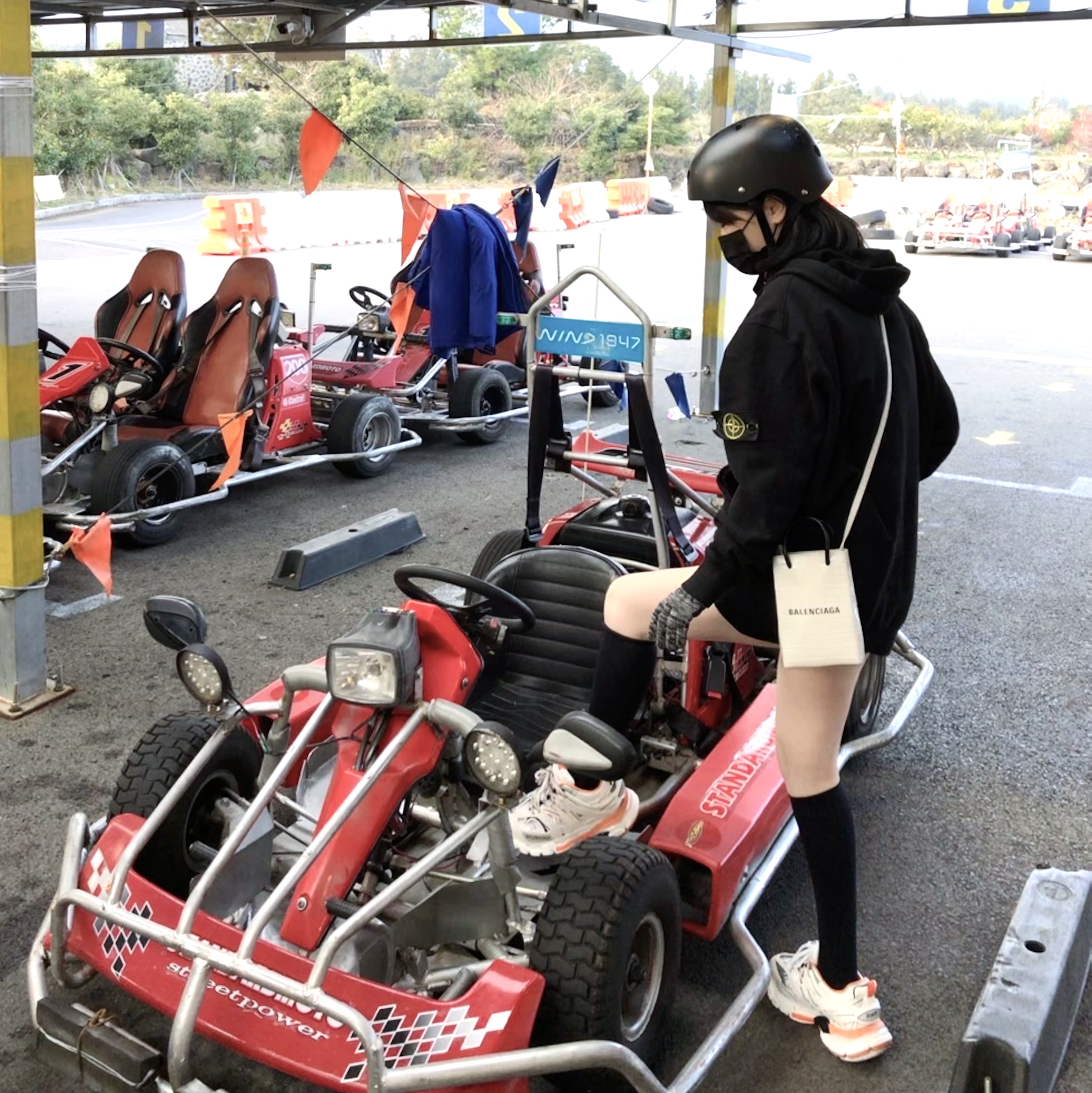 조이 (@ze412) 님의 게시물 | KREAM