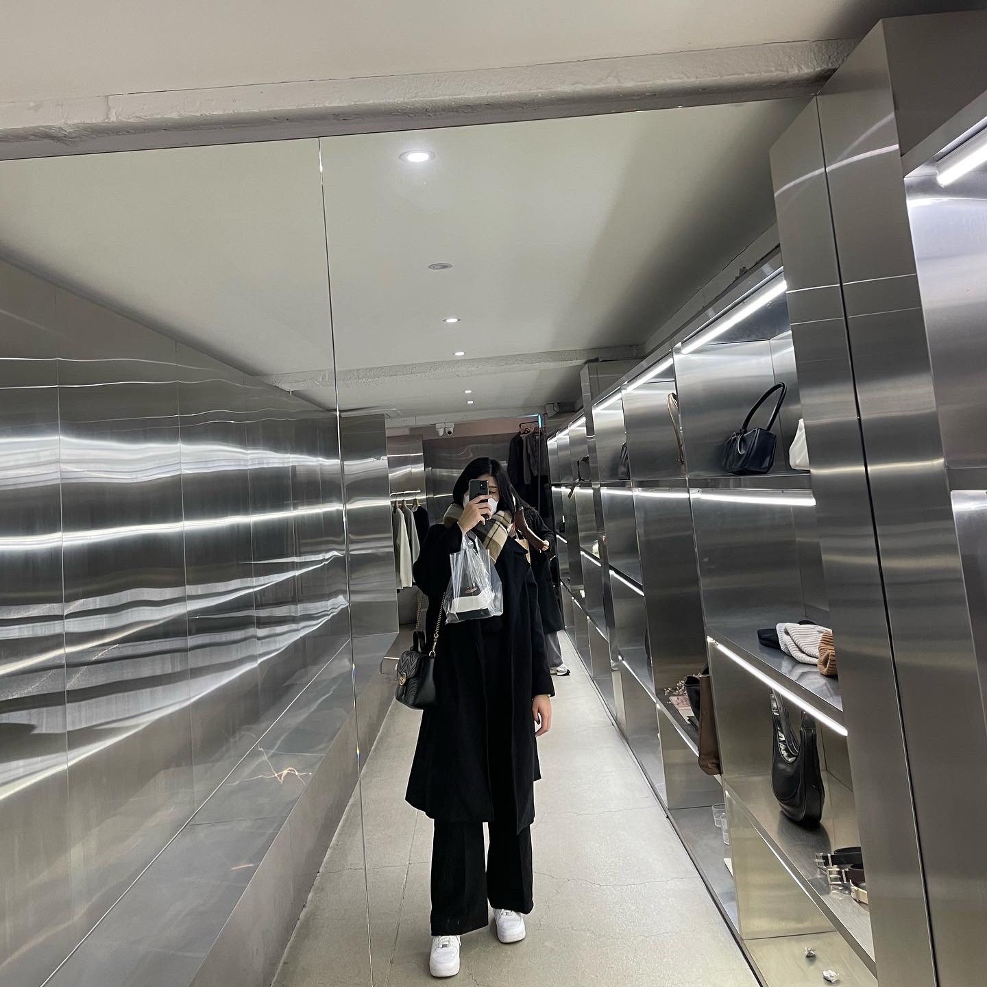 허윤정 (@oo._.lol) 님의 게시물 | KREAM