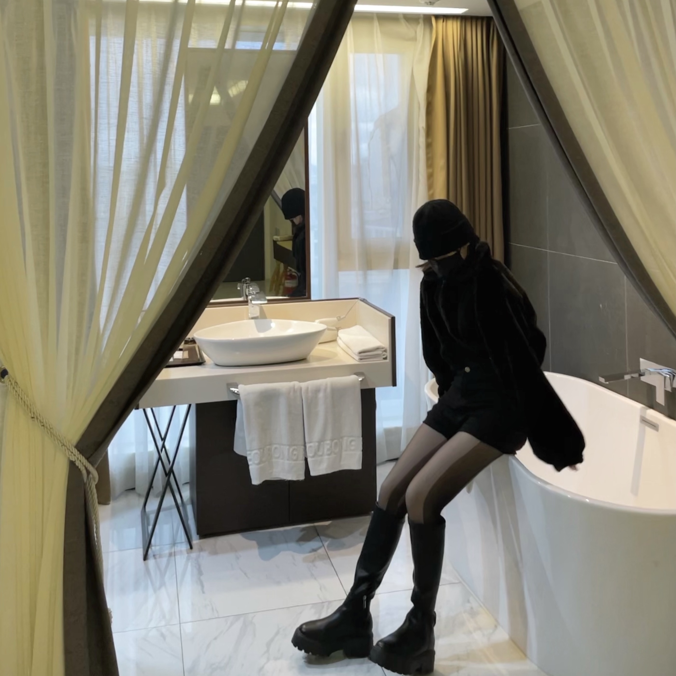 조이 (@ze412) 님의 게시물 | KREAM