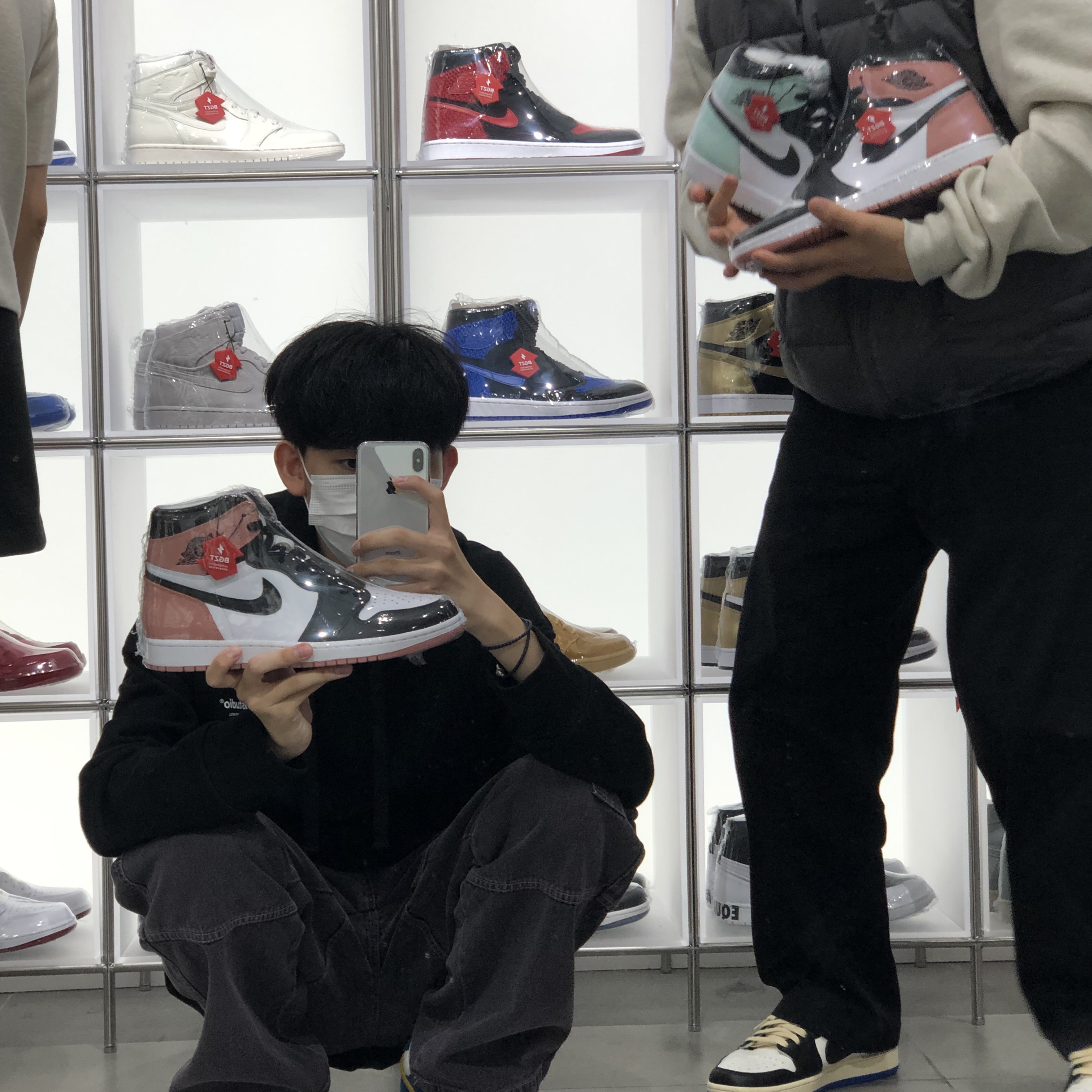 🎱 (@hyun._.1101_) 님의 게시물 | KREAM