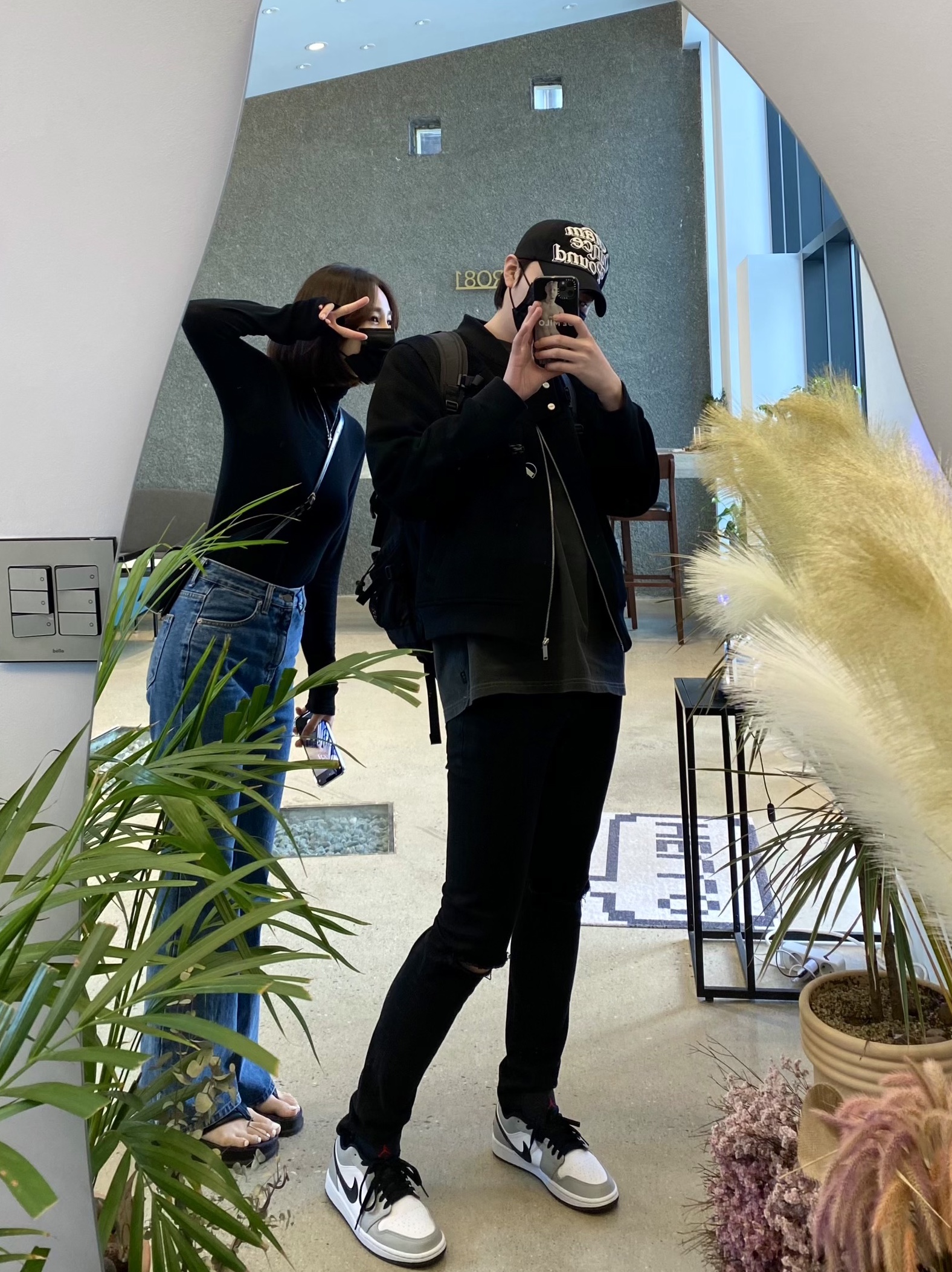 @𝙜𝙠𝙖𝙬𝙡𝙜𝙣𝙨(𝙎𝙝... (@gkawlgns) 님의 게시물 | KREAM