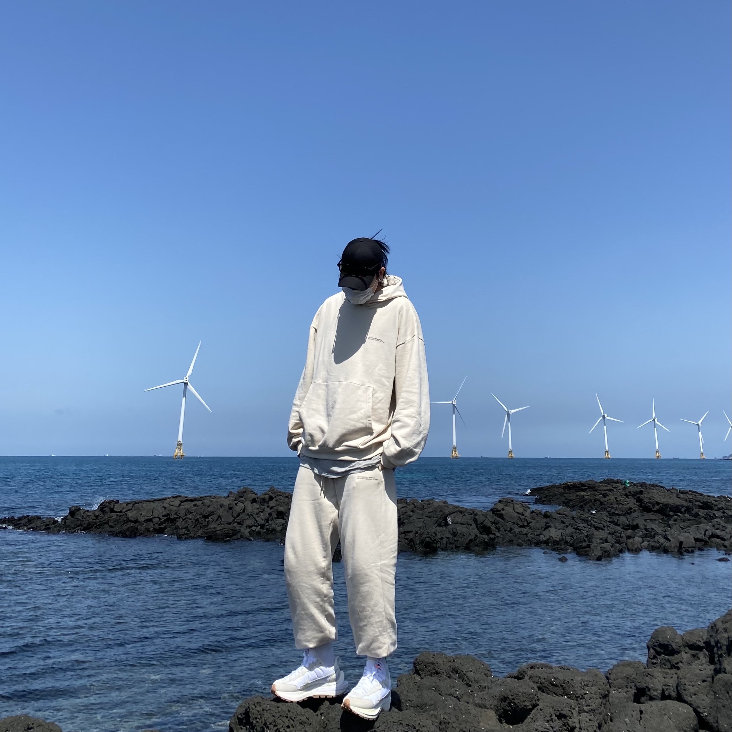 슈라 (@x__sura) 님의 게시물 | KREAM