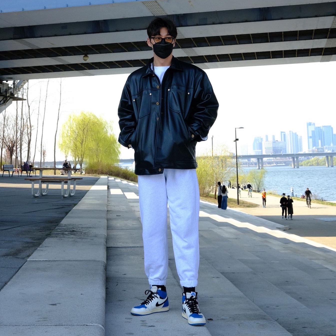 kim.j.g (@junbo) 님의 게시물 | KREAM