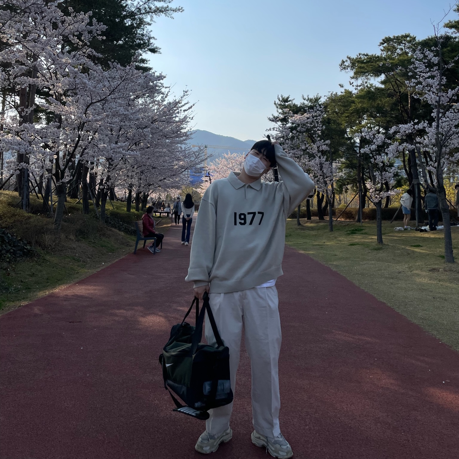 구구 (@9.goo) 님의 게시물 | KREAM