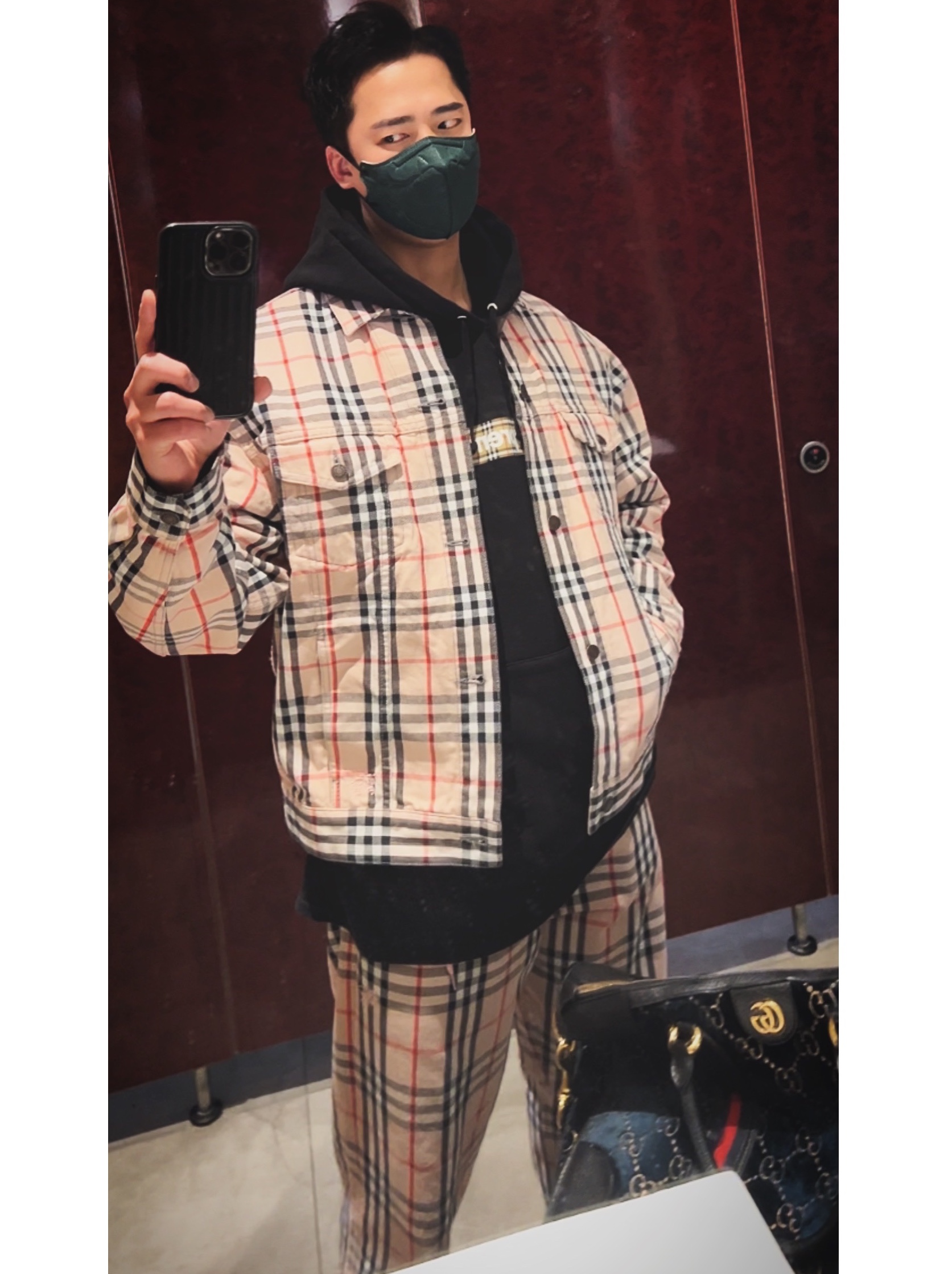 Instagram@hi... (@highbrow_fr...) 님의 게시물 | KREAM