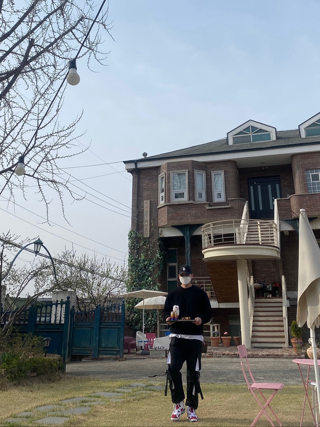 권민수 (@kicks__98) 님의 게시물 | KREAM