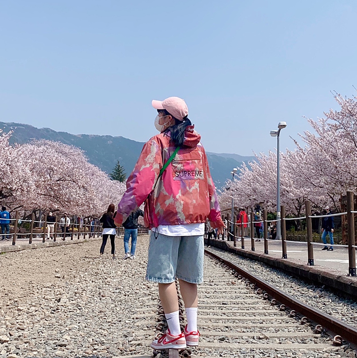 융🐬 (@__yoon.23) 님의 게시물 | KREAM