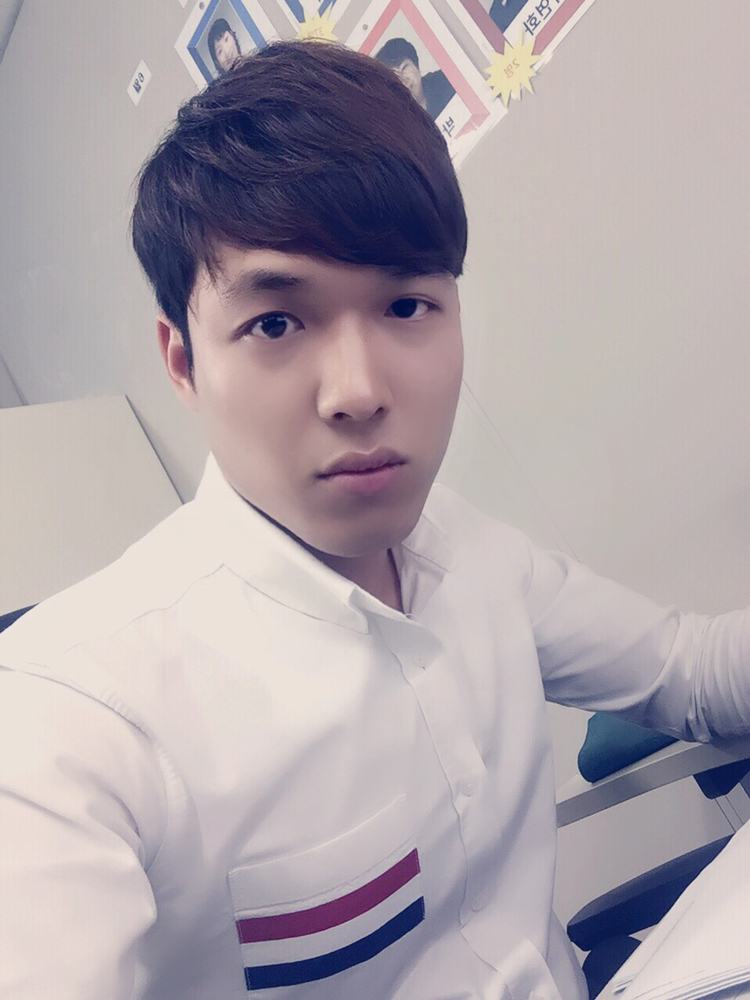 jjjj_h (@j1027.nam) 님의 게시물 | KREAM