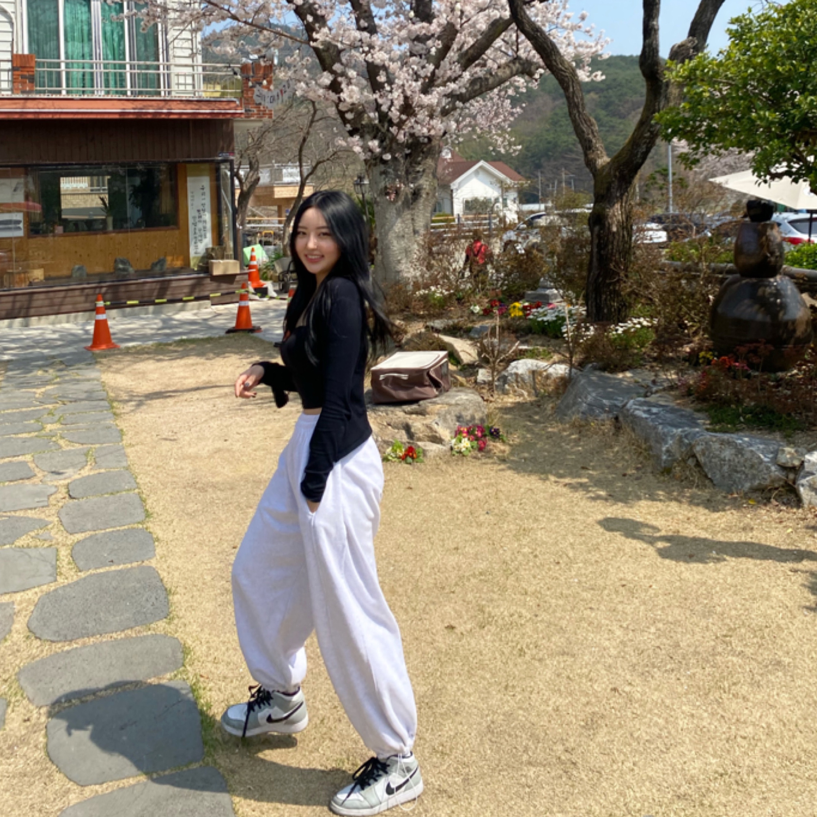 홍시맘 (@oue_nn) 님의 게시물 | KREAM